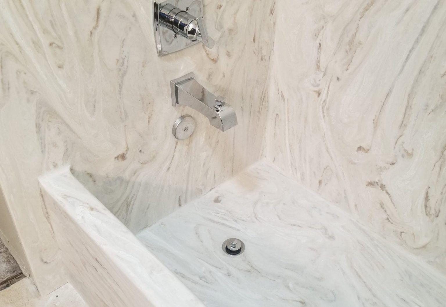 Seamless Showers - Signature Surfaces, Inc.